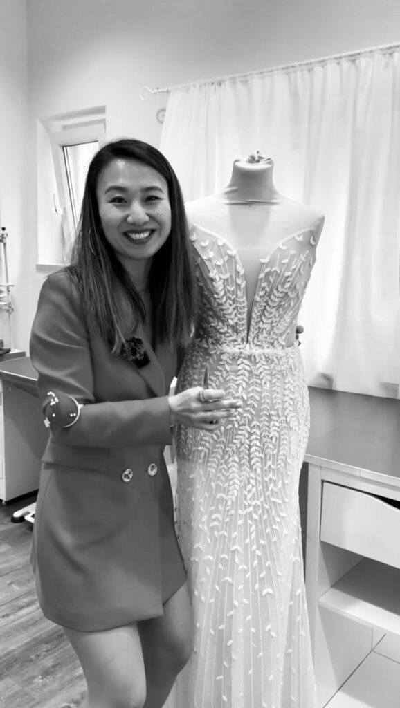 Fan Xia Designerin & Marke - White Silhouette Brautmoden